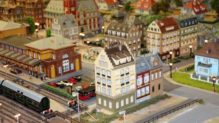 Wohnhausbeleuchtung für die Modellbahn – Arduino Tutorial